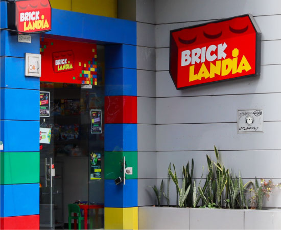 Nosotros – Bricklandia